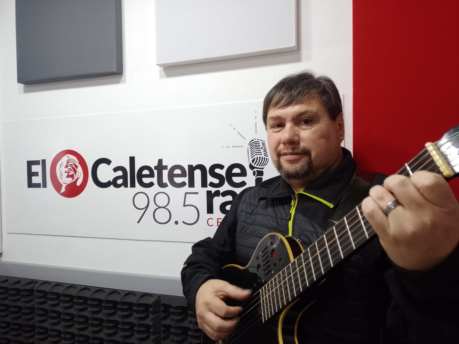 El Caletense | David Andrade, la voz caletense que difunde a la Patagonia